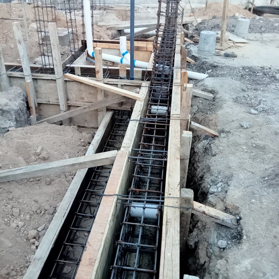 Foto: Construcción de Zapata de Concreto para Locales de Nav.in #949090 ...