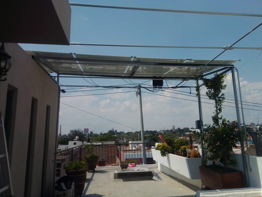 Foto: Instalacion de Paneles Solares como Terraza de Cesma Solar ...