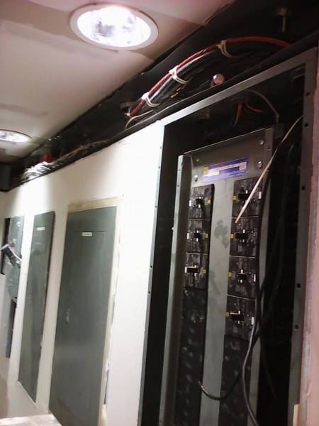 Foto: Cuarto Electrico de Candido Sanchez Gutierrez #146458 - Habitissimo