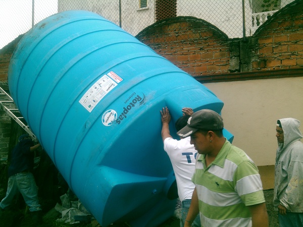Foto: Instalacion de Cisterna Prefabricada de Mantenimiento Martinez ...