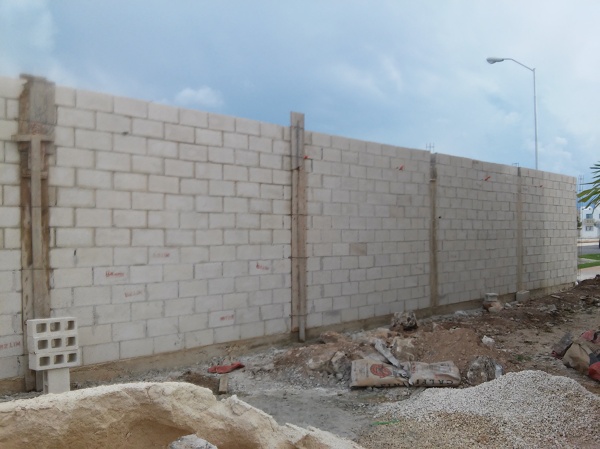 Foto: Muro de Block de Constructora Asvial S.A. de C.V. #155210 ...