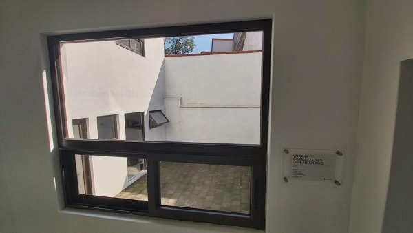 Foto: Ventana Corrediza S60 con Antepecho de INVIAL #543771 - Habitissimo