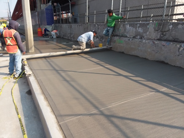 Foto: Guarniciones y Banquetas de Construcciones Mendoza #739796 ...