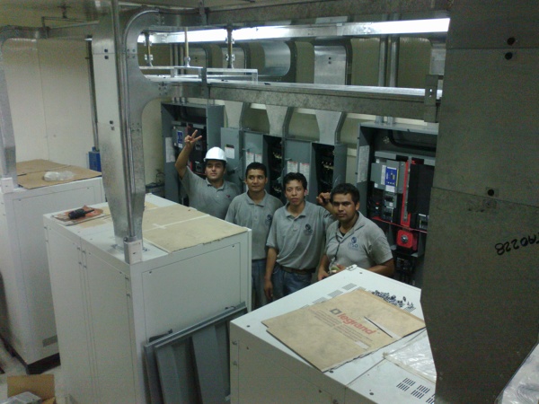 Foto: Cuarto de Control Electrico de Lar Servicios Inteligentes #347237 ...