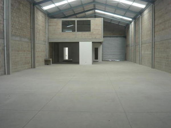 Foto: Interior de Bodega de Corporativo Arqcoms S.a. De C.v. #656217 ...