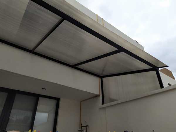 Foto: Domo de Policarbonato Humo de Cancelería Qro #870641 - Habitissimo