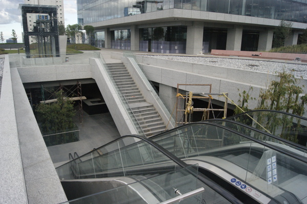 Foto: Acceso a Motor Lobby en Planta Baja de Arq. Omar #459147 ...
