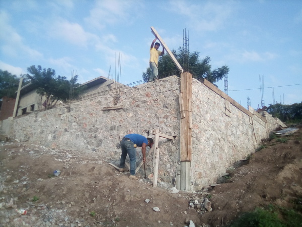 Foto: Barda Perimetral de Construcción Y. Mantenimiento #536964 ...