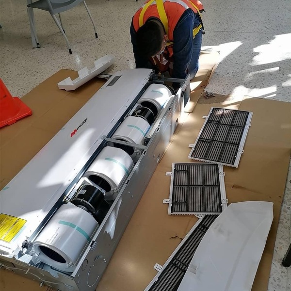 Foto: Instalacion de Equipos Minisplit Piso Techo de Tecnoaire #986700 ...