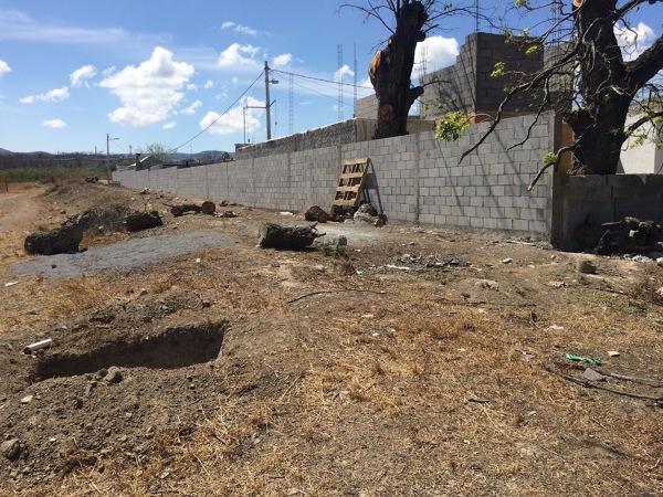 Foto: Muro de Block de Malla Sombra y Contrucción #549293 - Habitissimo
