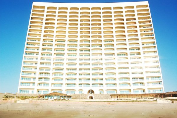 Foto: Torre de Condominios las Olas Mar y Sol de Kesle Arq&construccion ...