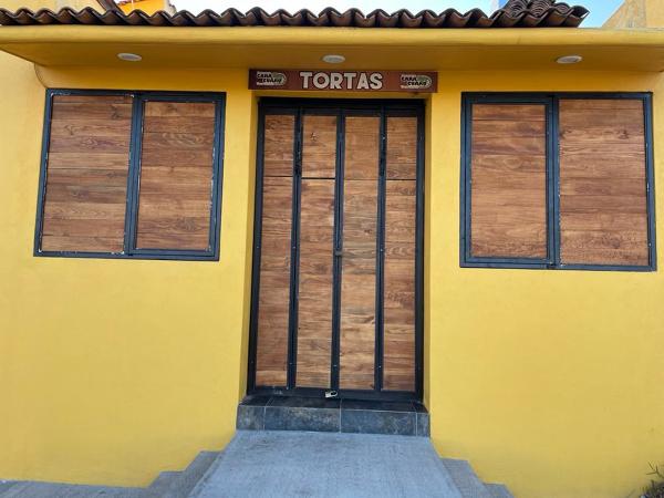 Foto: Colocacion de Entablillado de Madera en Ventanas y Puertas de ...