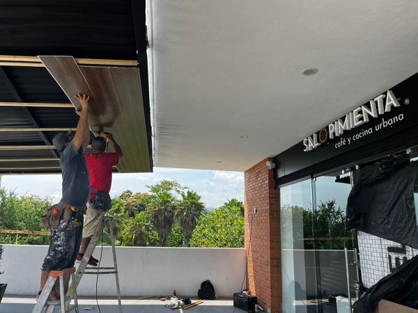 Foto: Instalacion de Duela Pvc en Exterior de CEAM S.A. de C.V. #947158 ...