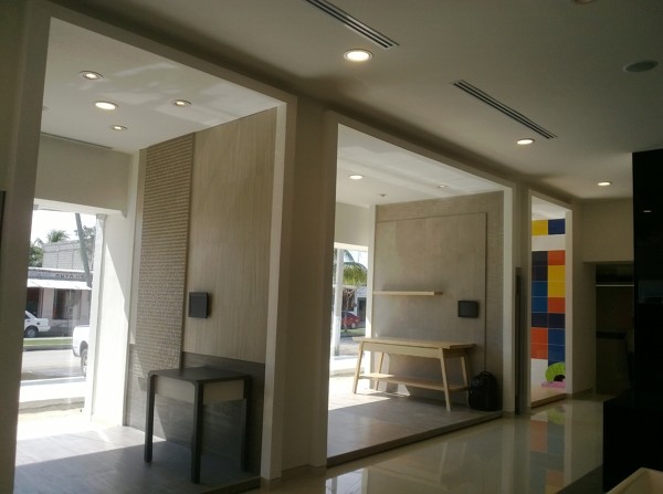 Foto: Interior de Tienda Interceramic, Ciudad del Carmen de Servicios y ...