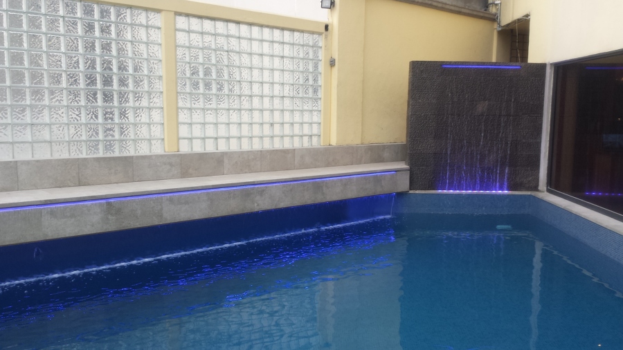 Foto: Alberca, Jacuzzi y Cascada de S.i.i.c.s.e. #422311 - Habitissimo