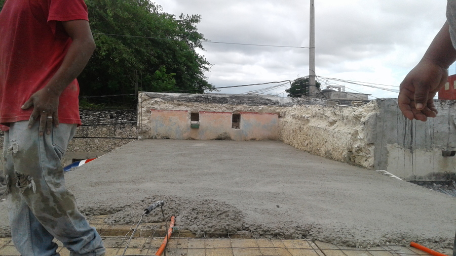 Foto: Colado de Techo de Local de Diseñrkte Arquitectos #280122 ...