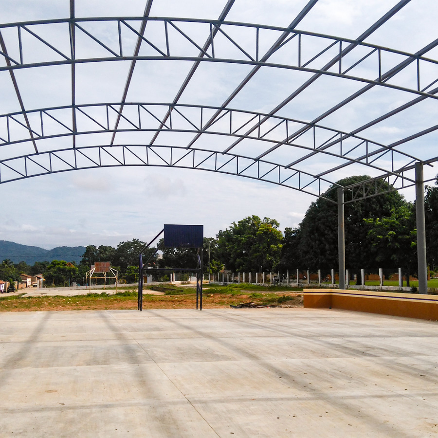Foto: Construcción de Cancha Multiusos en Llano Grande de Jamca ...