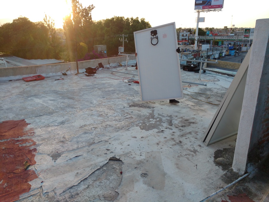 Foto: Checando Valores de Voltaje y Corriente de Proyectos JR #796461 ...