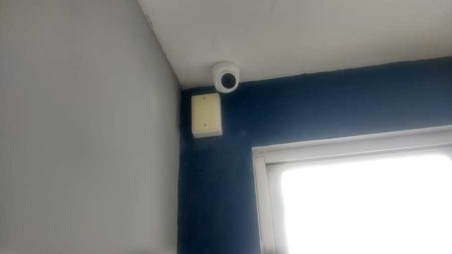 Foto: Instalación de Cámara Interior Tipo Domo de Sisevicom #711745 ...