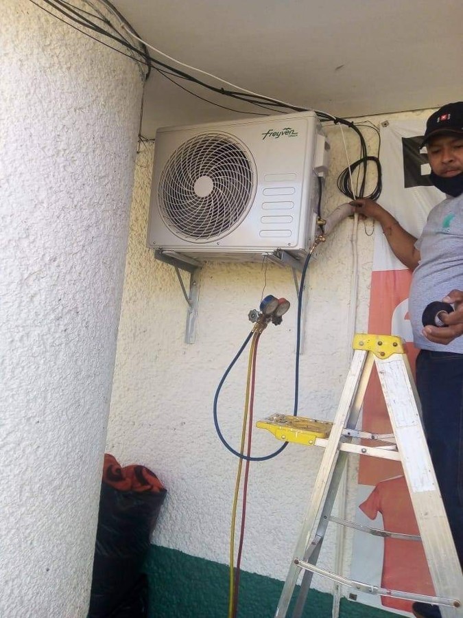 Foto: Mantenimiento Correctivo a Minisplit de Servicios Integrales ...