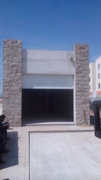 Foto: A Punto de Culminar, Fachada Piedra y Pasta Lisa de E3 ...