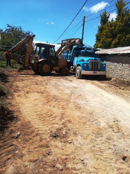 Foto: Acarreo de Material de Servicios De La Construcción Integral Y ...