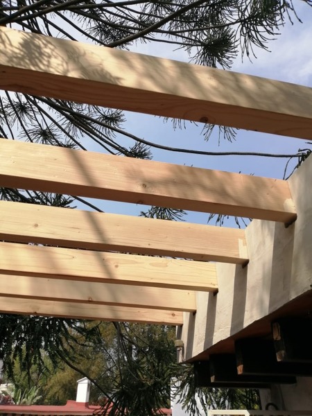 Foto: Anclaje de Vigas de Madera en Cubierta. de Rmx Arquitectos ...