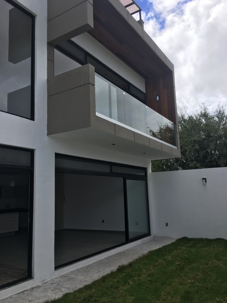 Foto: Balcon Recamara Principal de Hdc, Home Design & Construction ...