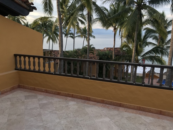 Foto: Barandal Terraza con Madera Sintética de Arq Ramón Sánchez García ...