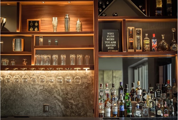 Foto: Barra de Botellas de Mo Studio #539310 - Habitissimo