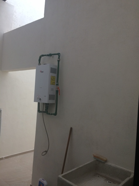 Foto: Calentador de Paso de Coloso Constructora #267026 - Habitissimo
