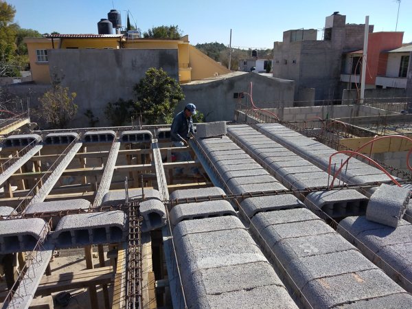 Foto: Colocacion de Vigueta y Bovedilla de Arqconni #930018 - Habitissimo