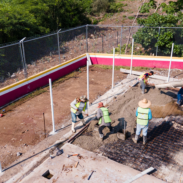 Foto: Construcción de Cancha en el Camichín, Municipio de Tuxcacuesco ...