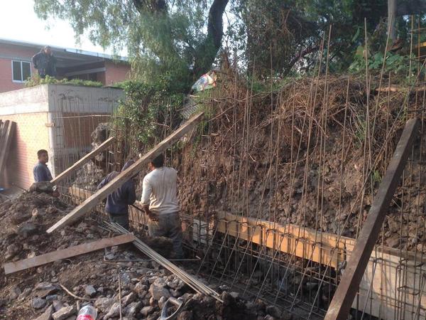 Foto: Construccion de Muro de Contension de DDEC Arquitectura #355702 ...