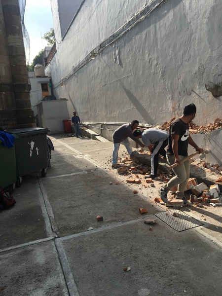 Foto: Demolición de Muro Existente y Excavación para Cimentación de ...