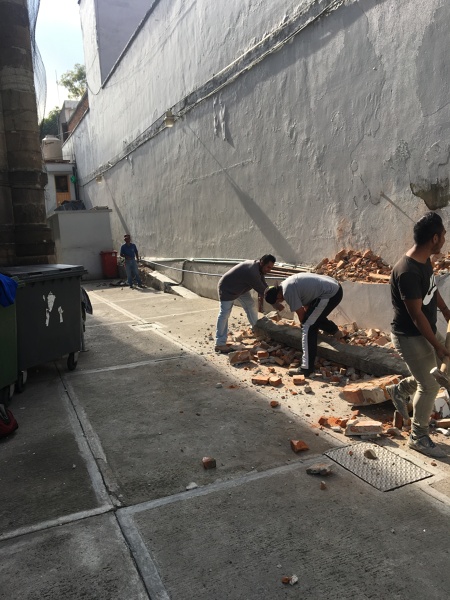 Foto: Demolición de Muro Existente y Excavación para Cimentación de ...