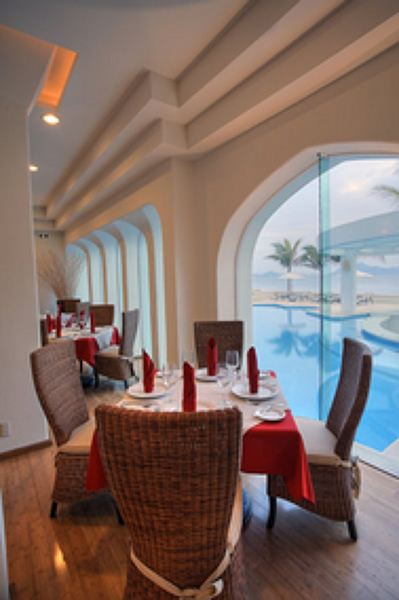 Foto: Diseño Interior del Restaurant en Hotel Camino Real de Manzanillo ...