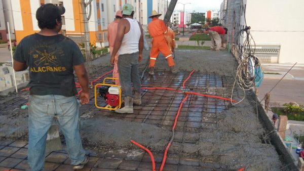 Foto: En el Proceso de Losa de Azotea de E3 Arquitectura #728372 ...