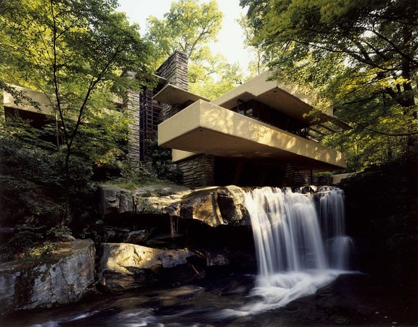 Foto: Falling-water-fall-house-L-1024x801 #98773 - Habitissimo