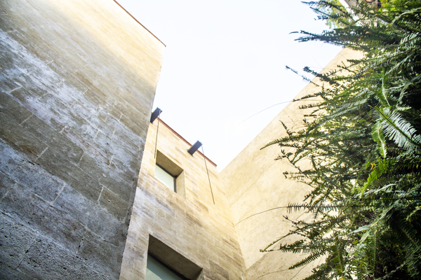 Foto: Gárgolas de Acero de 305 Estudio De Arquitectura #497098 ...