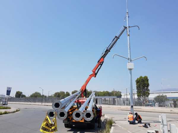 Foto: Instalacion de Postes de Camaras de Seguridad de Coramsa #911578 ...
