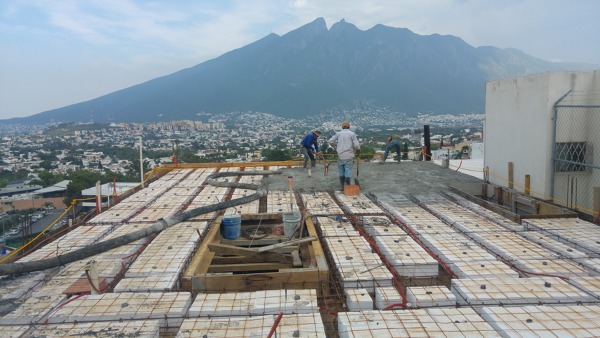 Foto: Losa de Azotea con Vista Al Cerro de la Silla de Primer Plano ...