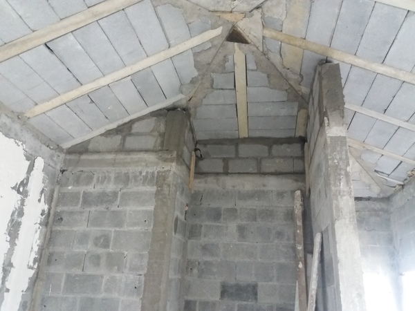 Casas Con Cimientos De Losa Inclinada Tectónica: Arquitectura Y