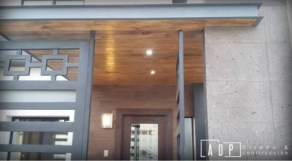 Foto: Madera en Volado de Acceso de Adp Diseño Y Construccion #326737 ...