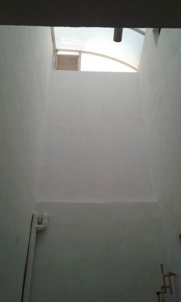 Foto: Patio de Servicio Intervenido de Azra Arquitectos #401326 ...