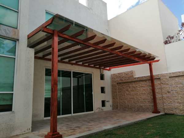 Foto: Pérgola Acabado Madera y Cristal Solite Gris de Logar Acabados Y ...