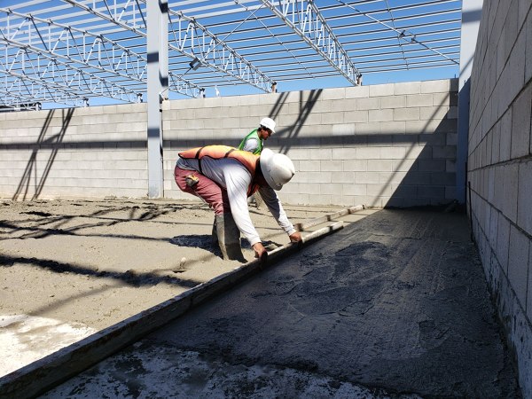 Foto: Piso de Concreto Armado MR38 en Interior de Bodega. de Grupo ...