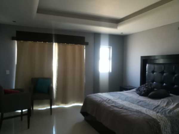 Foto: Recámara Princial, con Salida Al Balcón. de Arqsa Arquitectura ...