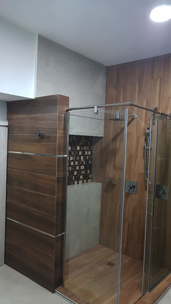 Foto: Se Diseñó el Área de la Regadera, Mediante un Murete y Nicho, con ...