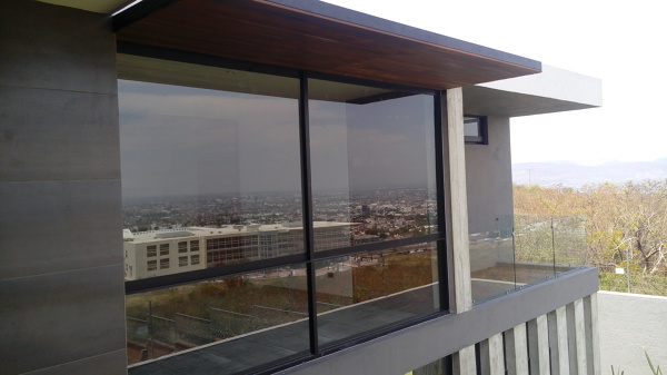 Foto: Terraza Recamara Principal de Carpio Arquitectos #417460 ...